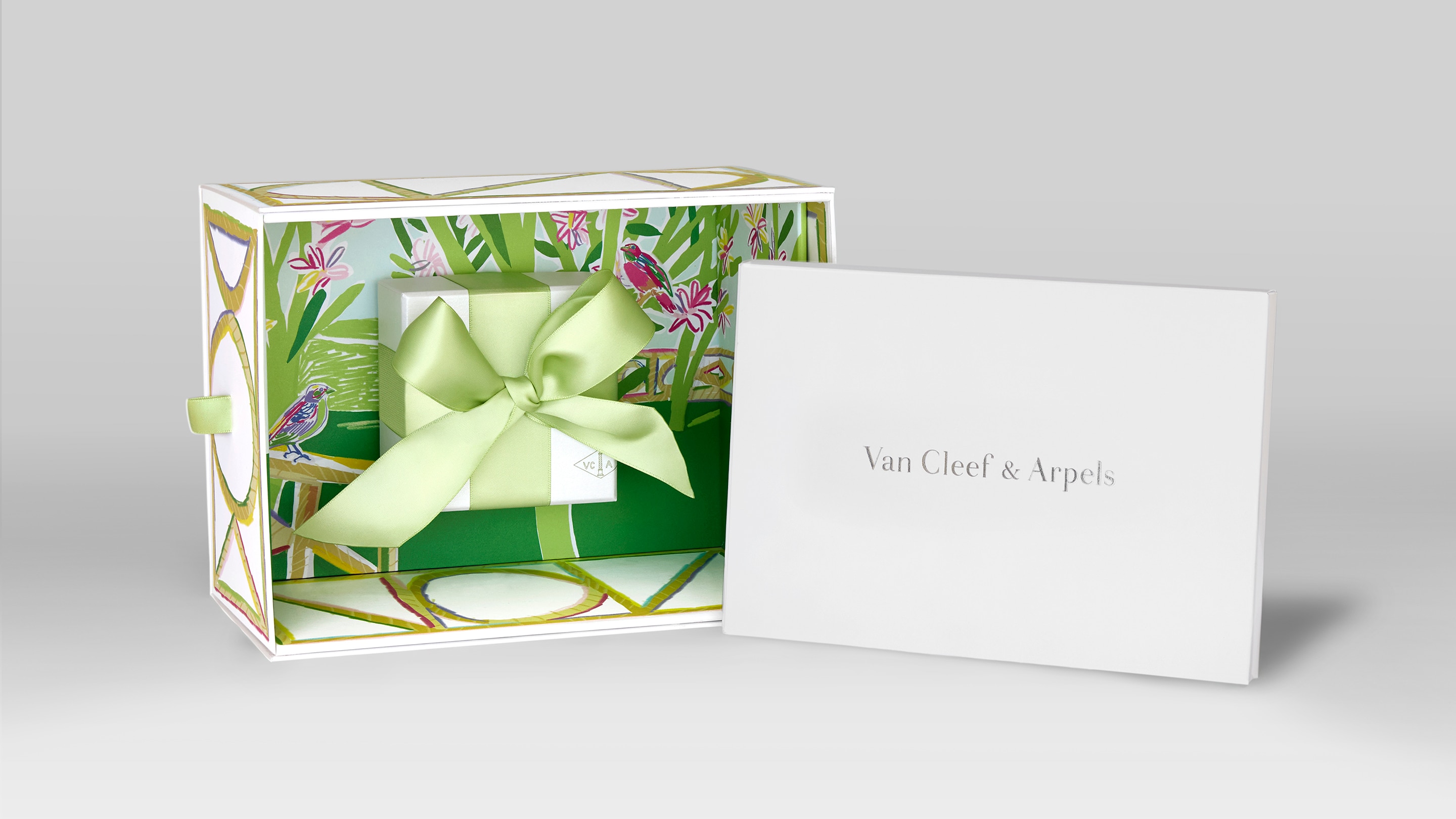 Spring wrapping - Van Cleef & Arpels Spring wrapping - Van Cleef & Arpels